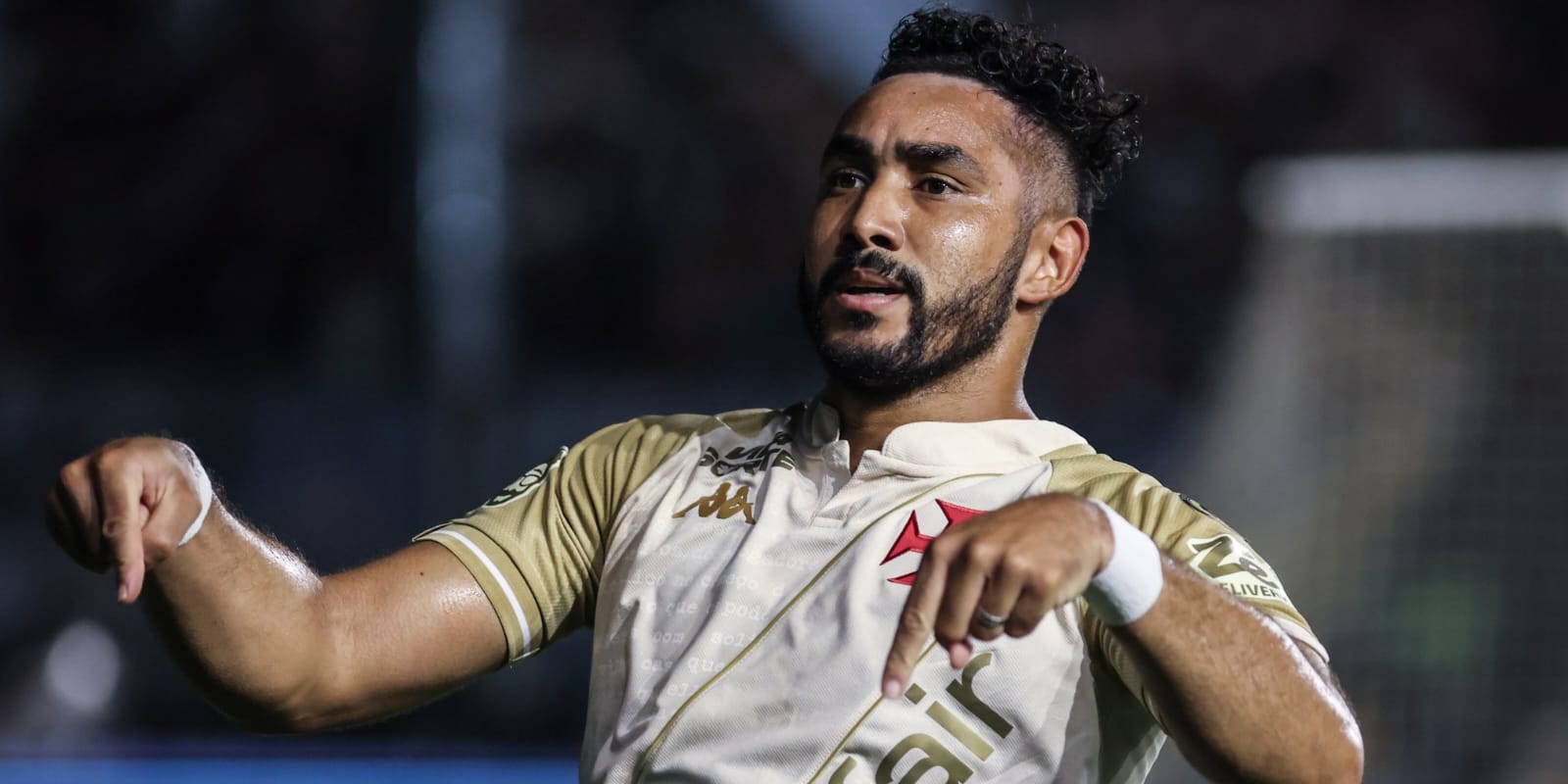 Dimitri Payet em polêmica: relacionamento fora do casamento no Brasil